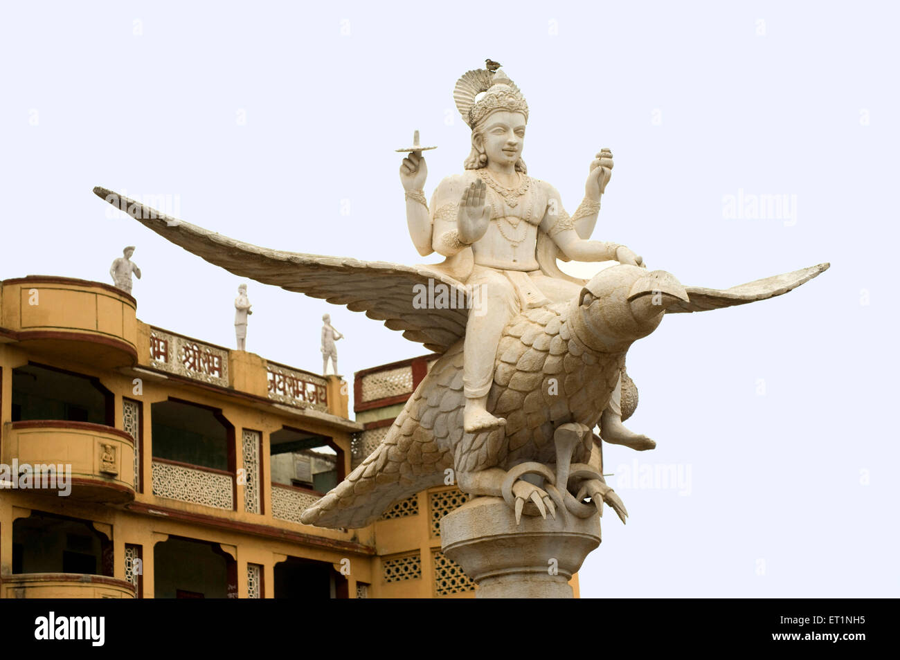 Statua di Vishnu su garuda a tanpure maharaj math ; Pandharpur ...
