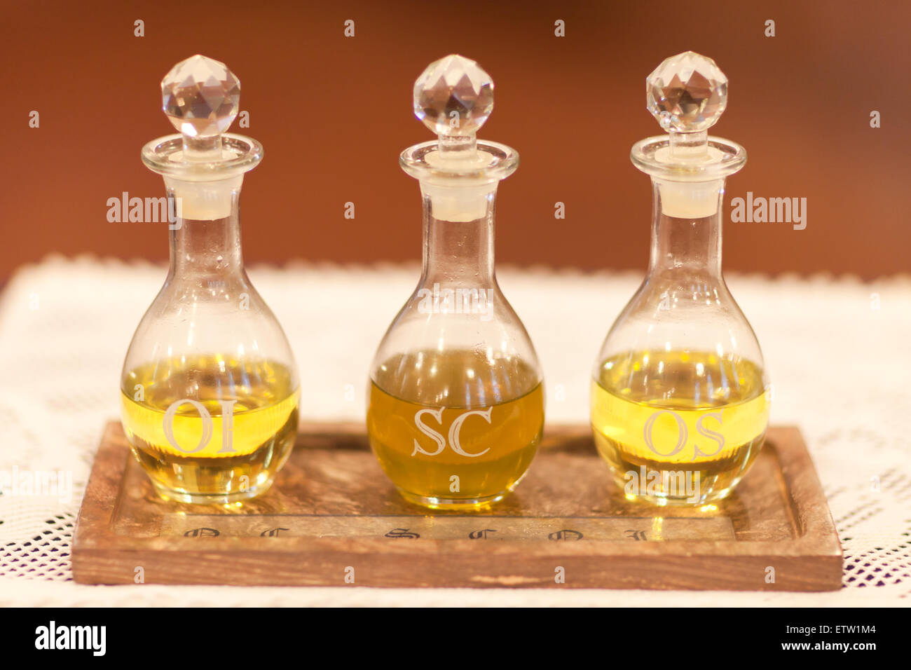 Olio sacramentale immagini e fotografie stock ad alta risoluzione - Alamy