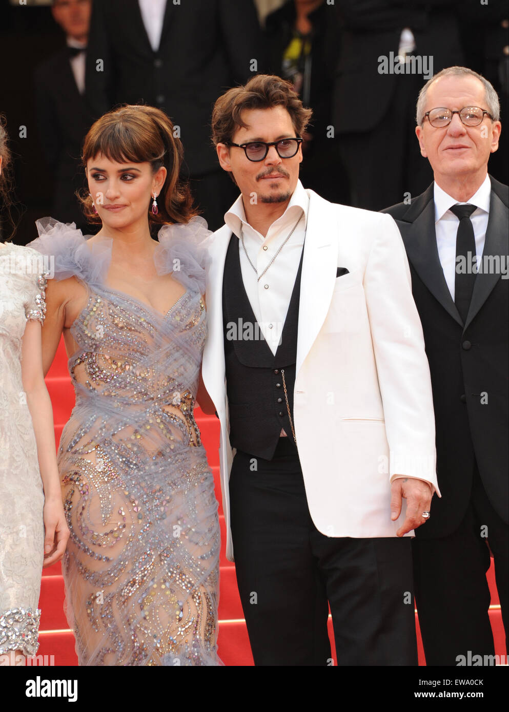 Depp penelope cruz astrid berges frisbey geoffrey rush immagini e ...