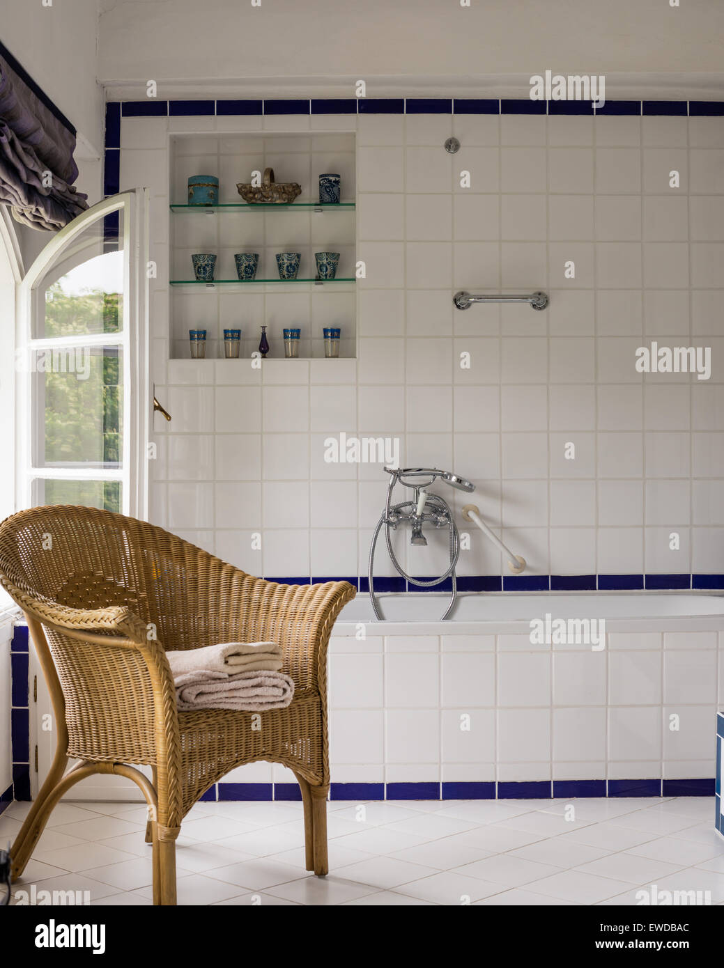 Sedia in vimini immagini e fotografie stock ad alta risoluzione - Alamy