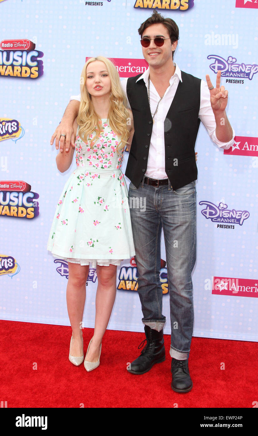 Dove cameron and boyfriend ryan mccartan immagini e fotografie stock ad ...