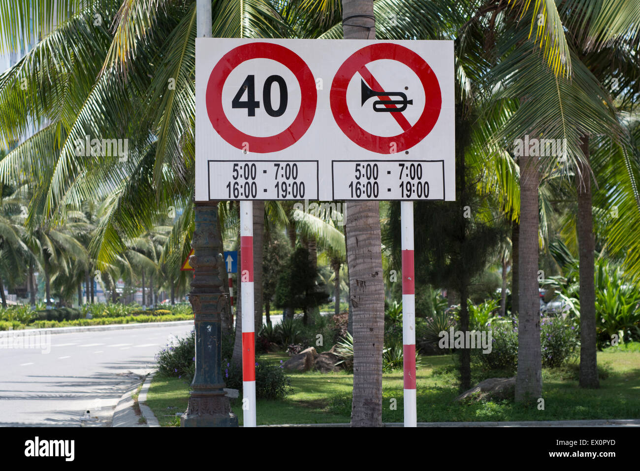 Giungla di segnali stradali immagini e fotografie stock ad alta ...