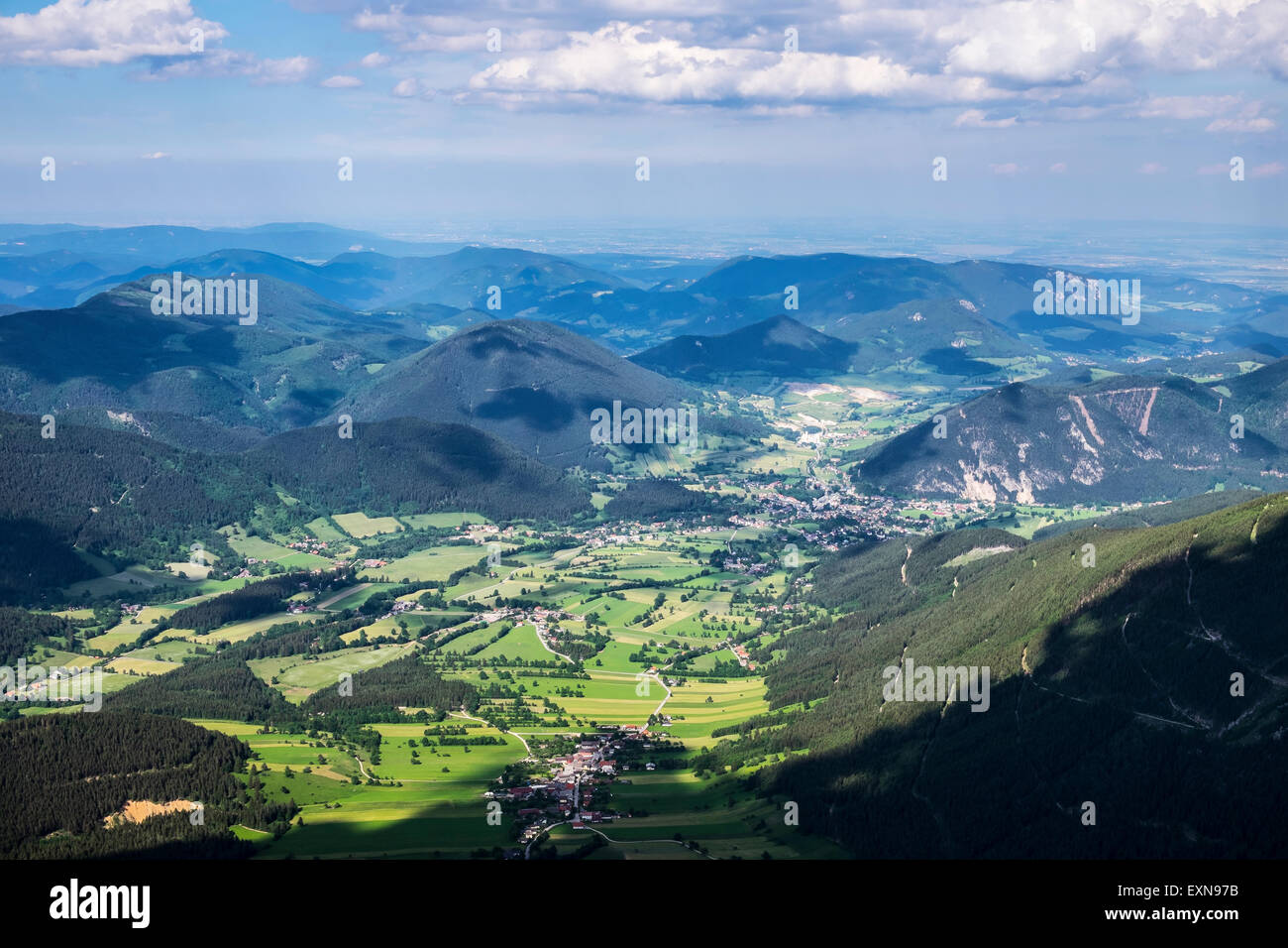 Vista su puchberg am schneeberg immagini e fotografie stock ad alta ...
