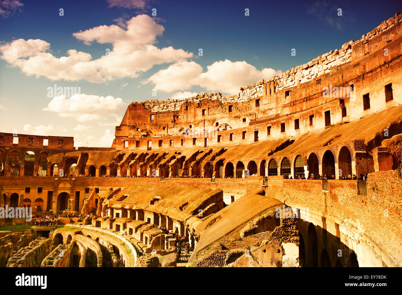 Il colosseo interno immagini e fotografie stock ad alta risoluzione - Alamy