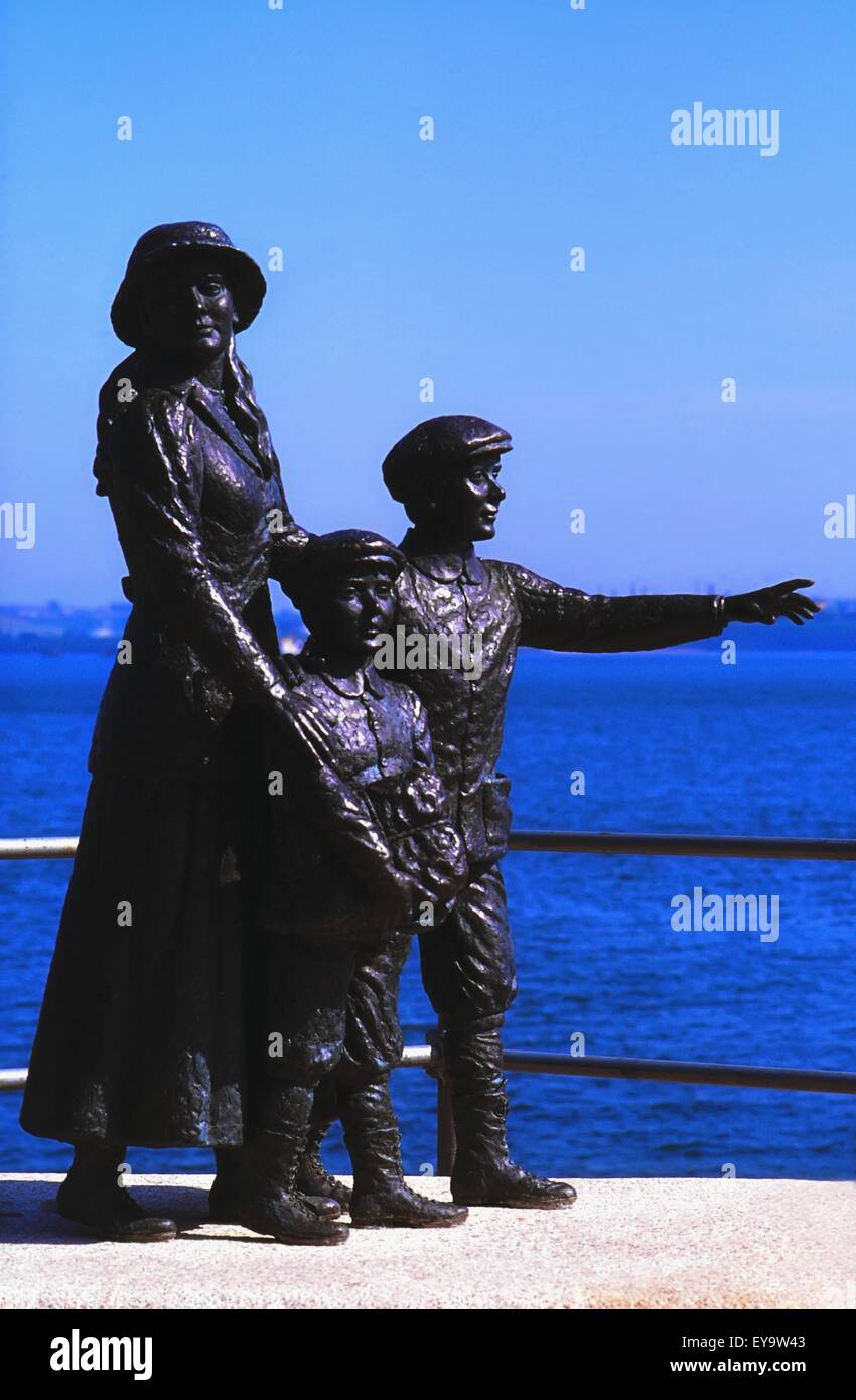 Annie moore statue immagini e fotografie stock ad alta risoluzione - Alamy