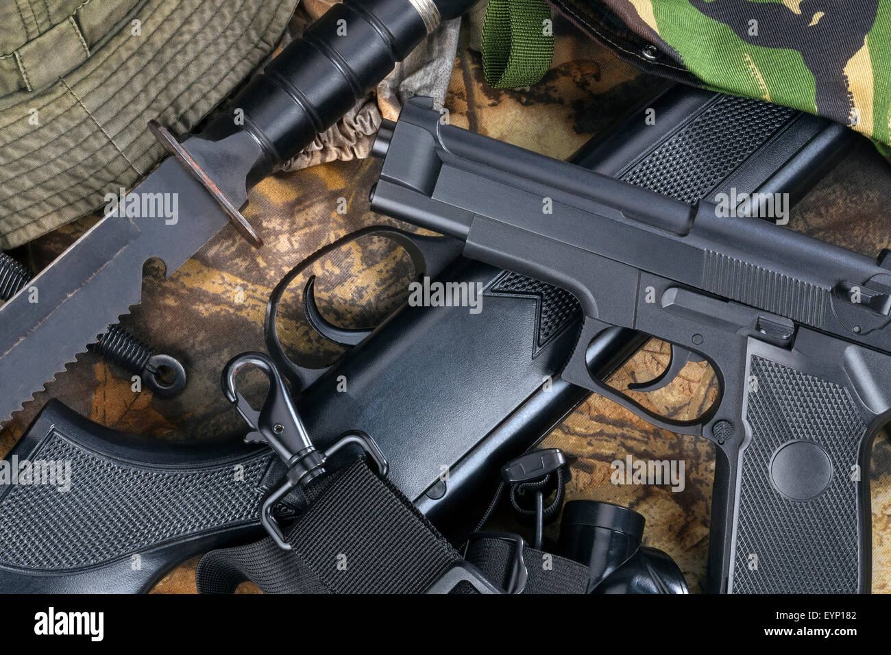 Le nostre pistole immagini e fotografie stock ad alta risoluzione - Alamy