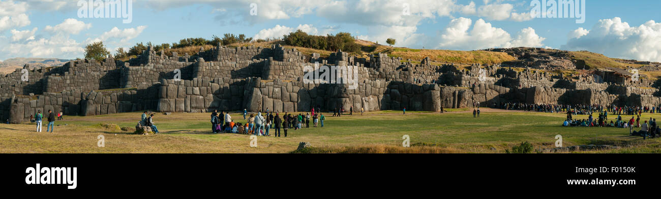 Rovine inca sacsayhuaman immagini e fotografie stock ad alta ...