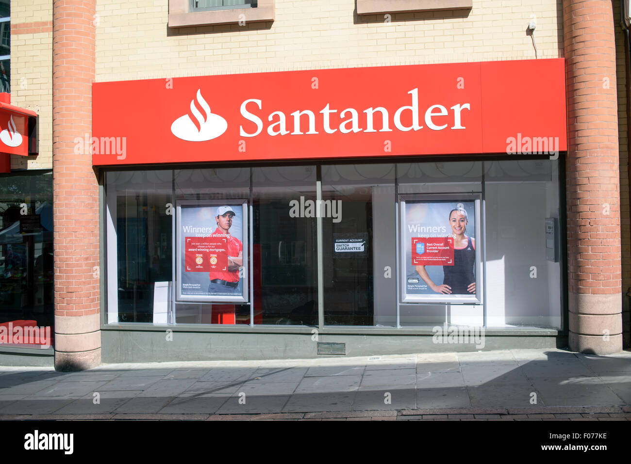 Finestra della banca di santander immagini e fotografie stock ad alta ...