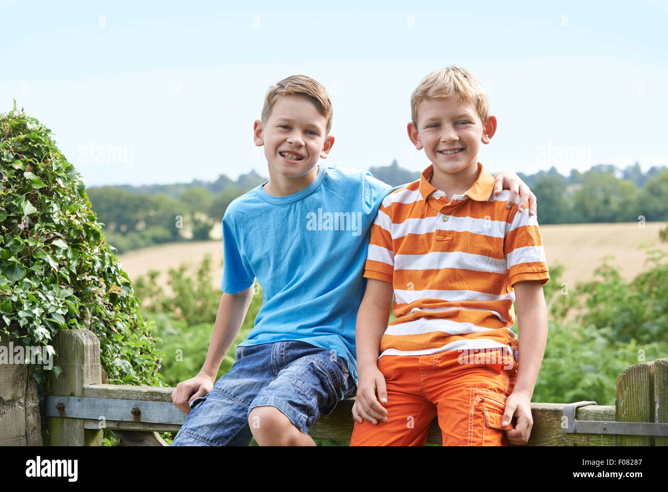 A tutti i ragazzi immagini e fotografie stock ad alta risoluzione - Alamy