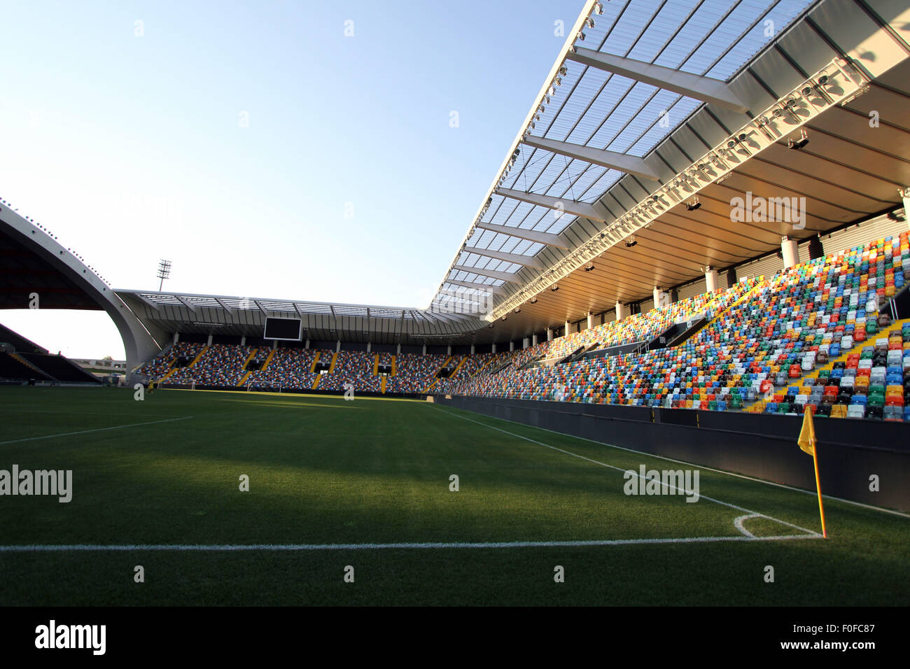 Udine, Italia. 13 Agosto, 2015. Una vista generale del nuovo stadio ...