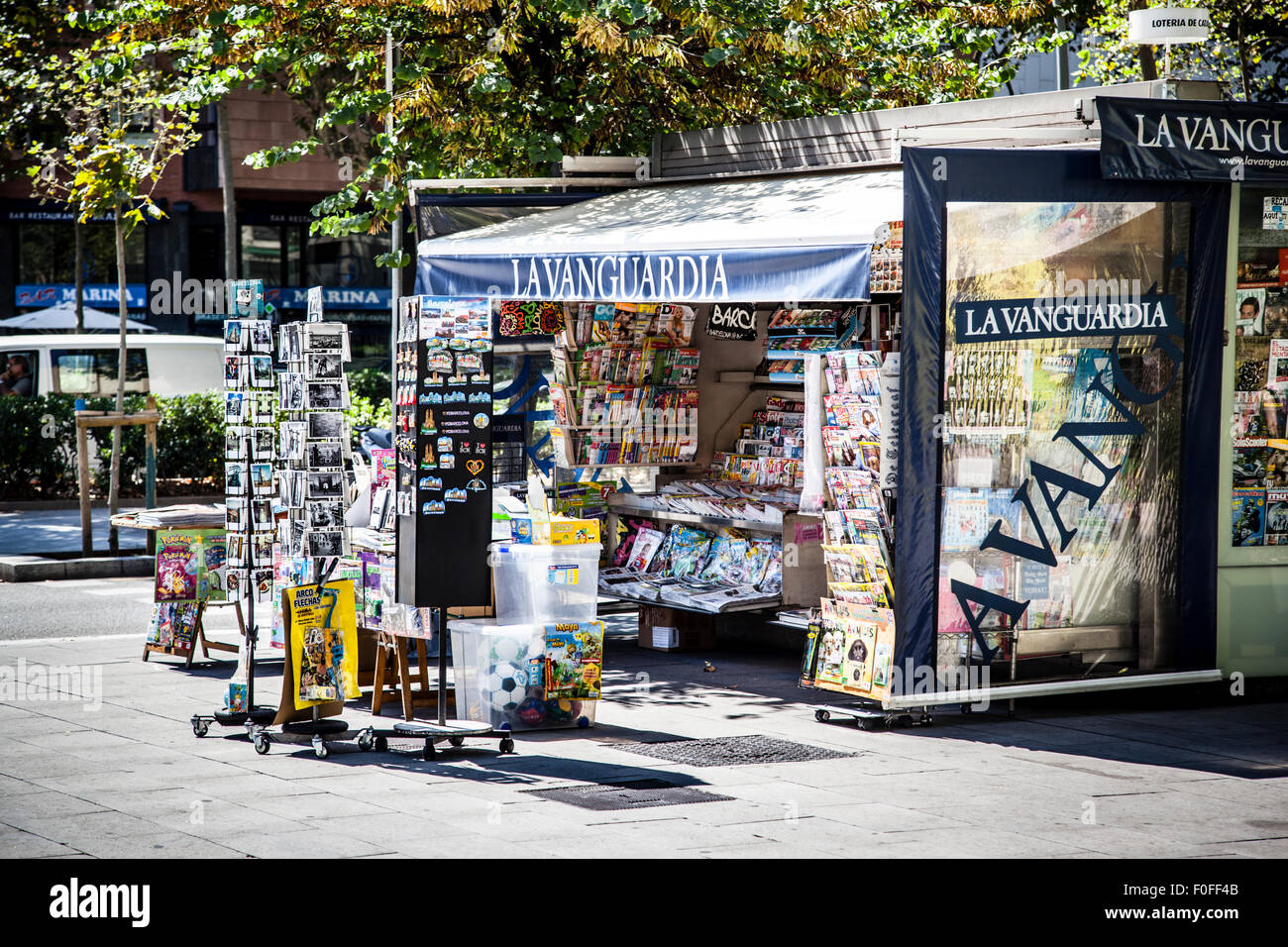 Recensione riviste pubblicitarie immagini e fotografie stock ad alta ...