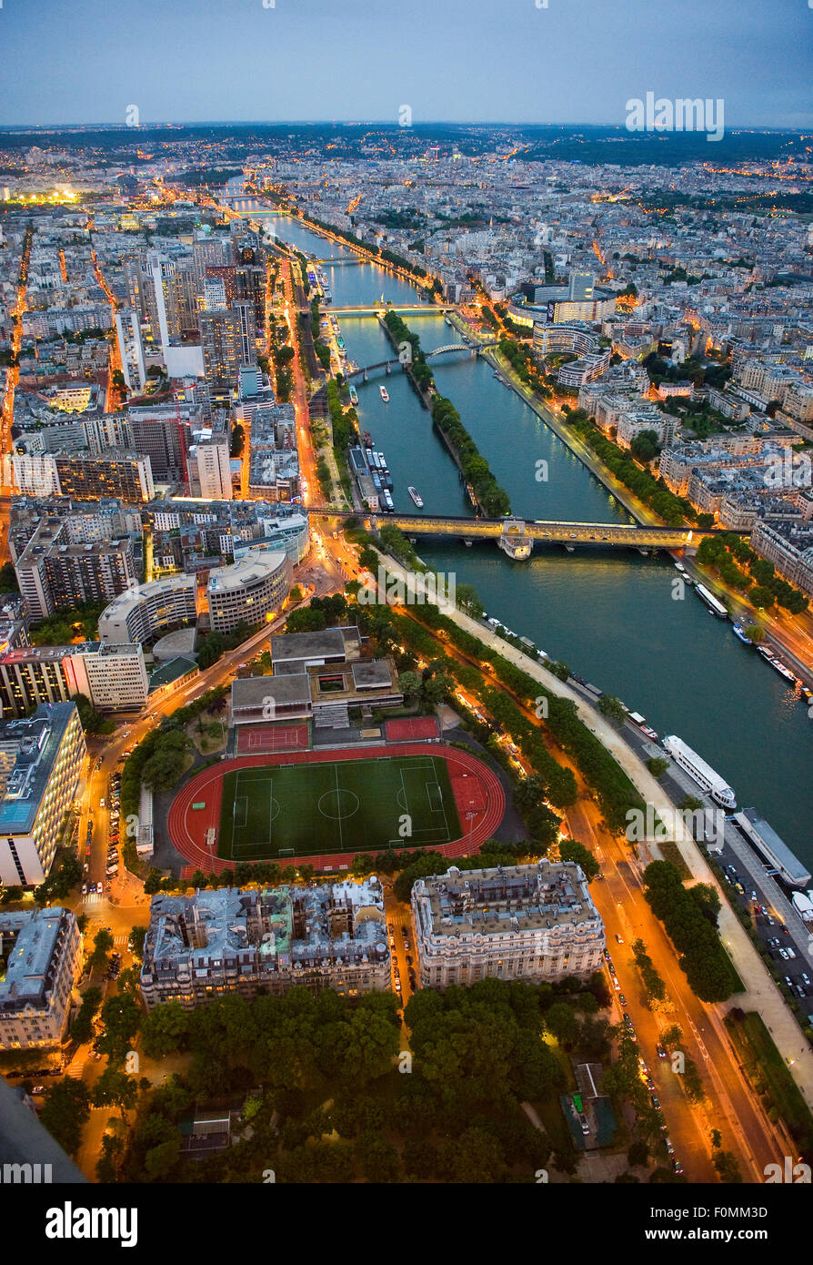 Parigi dalla torre eiffel immagini e fotografie stock ad alta ...