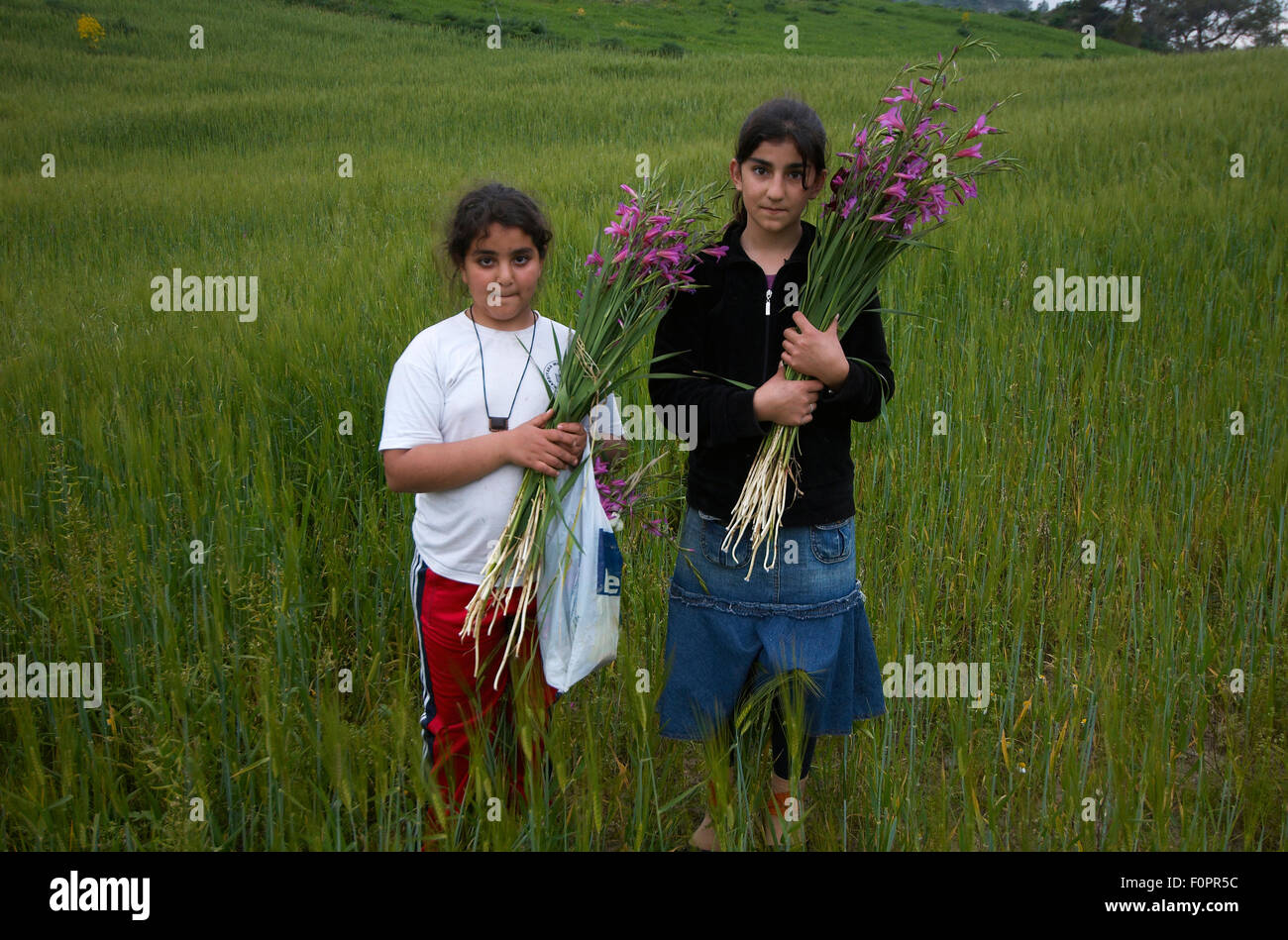Ragazze cipriote immagini e fotografie stock ad alta risoluzione - Alamy