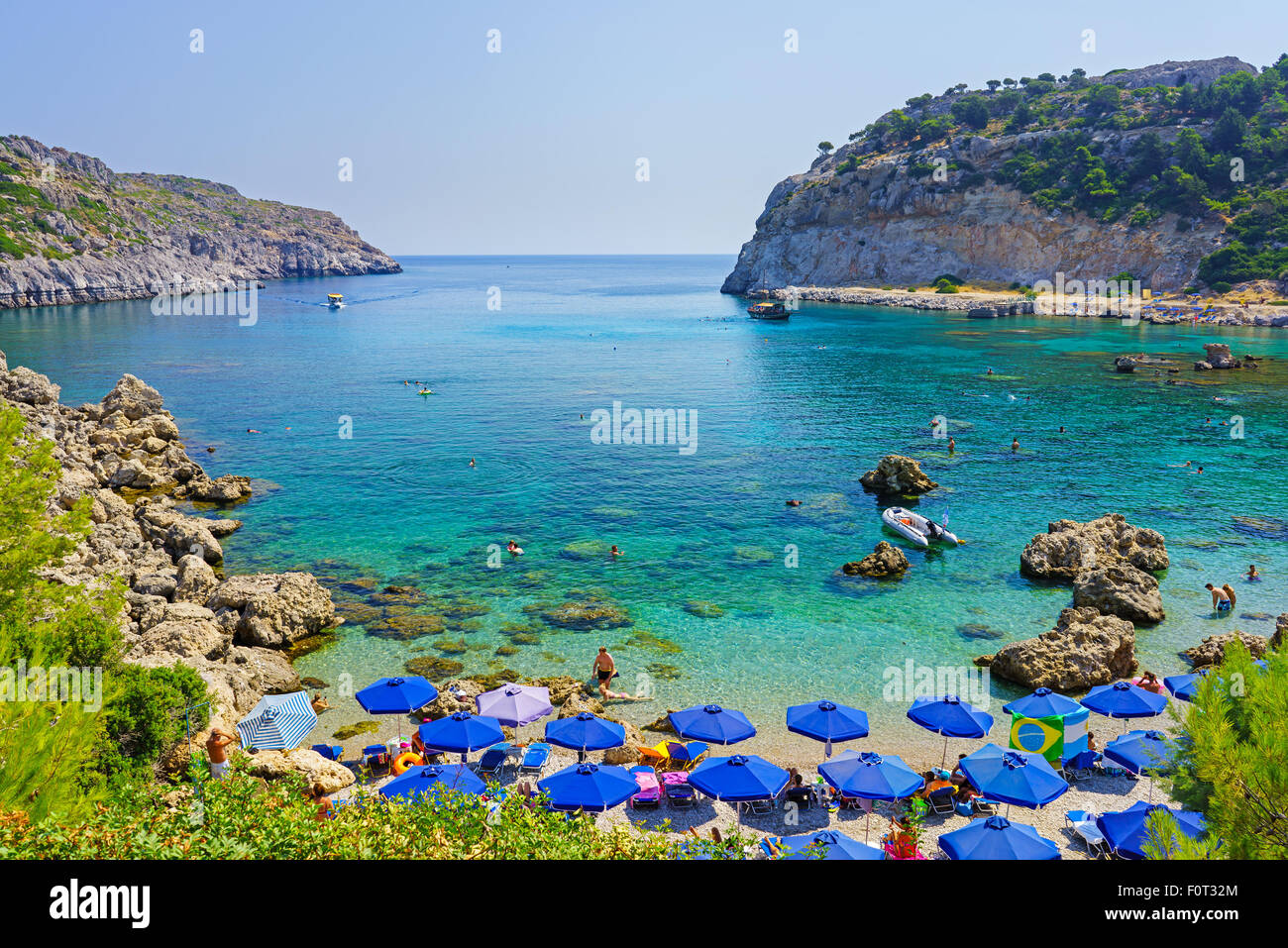 Affacciato sulla splendida spiaggia di Anthony Quinn Bay Rodi Grecia ...