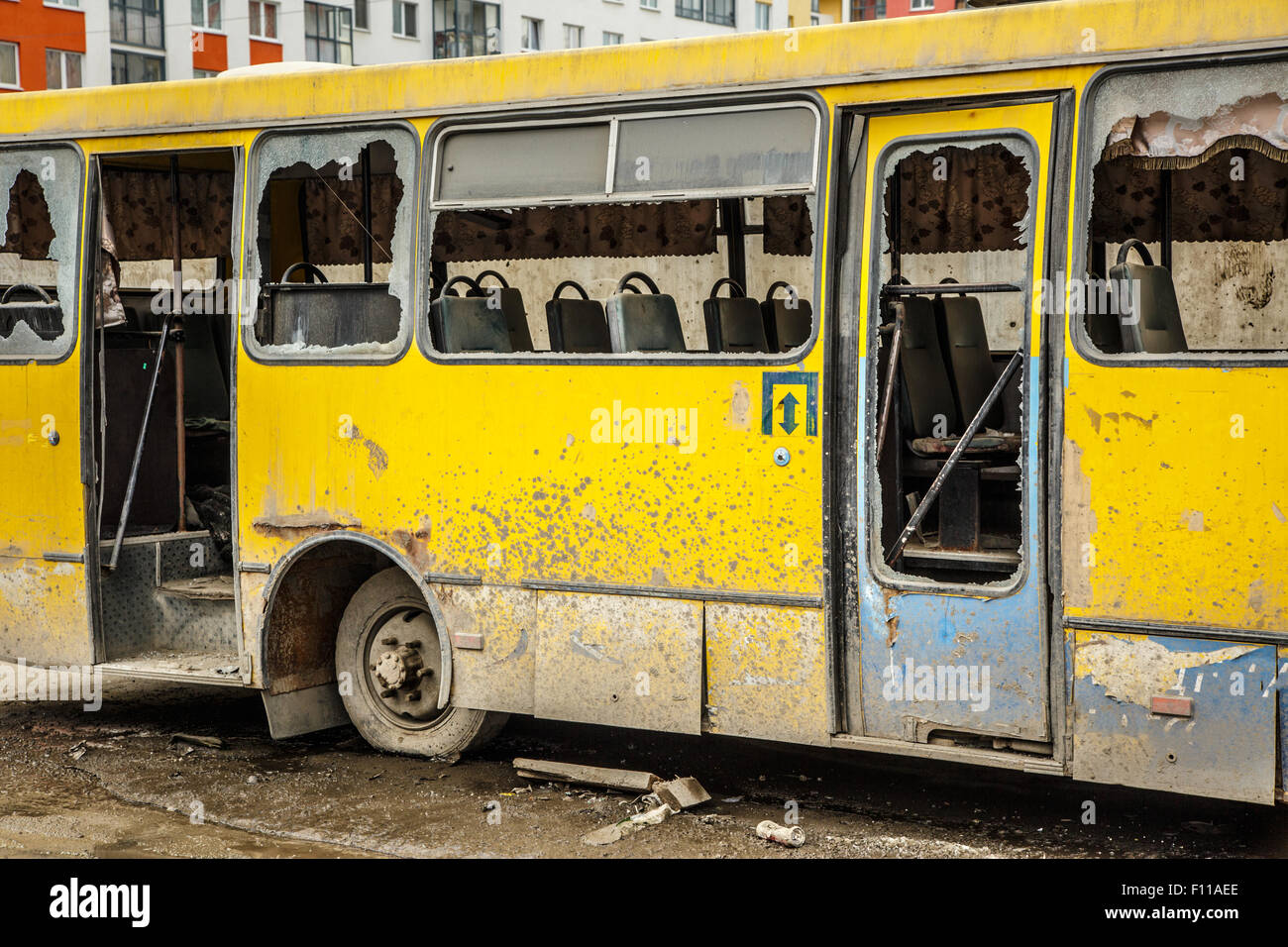 Crushed bus immagini e fotografie stock ad alta risoluzione - Alamy