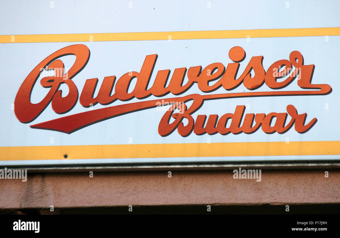 Logo budweiser budvar immagini e fotografie stock ad alta risoluzione ...