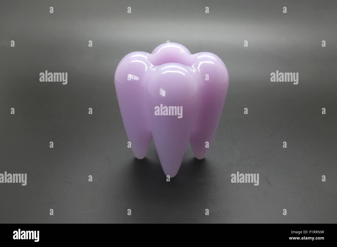 Forma del dente immagini e fotografie stock ad alta risoluzione - Alamy