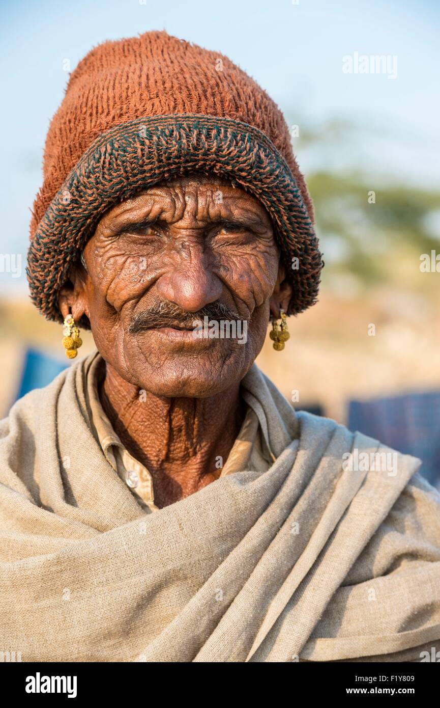 Gipsy village immagini e fotografie stock ad alta risoluzione - Alamy