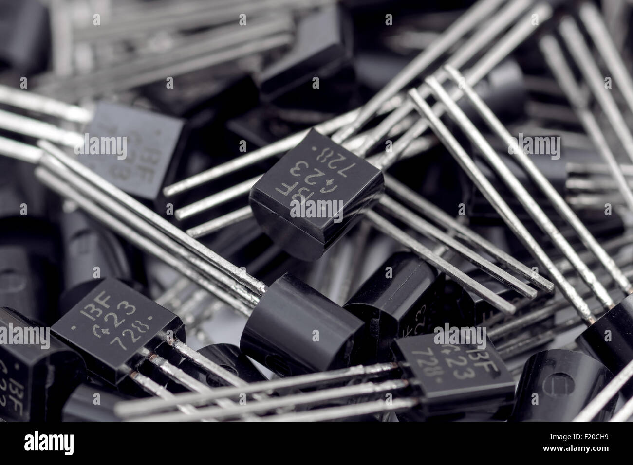 Transistor mosfet immagini e fotografie stock ad alta risoluzione - Alamy