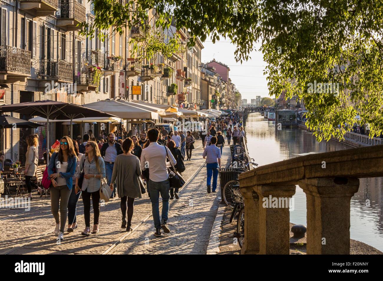Naviglio Grande Milano Immagini e Fotos Stock - Alamy