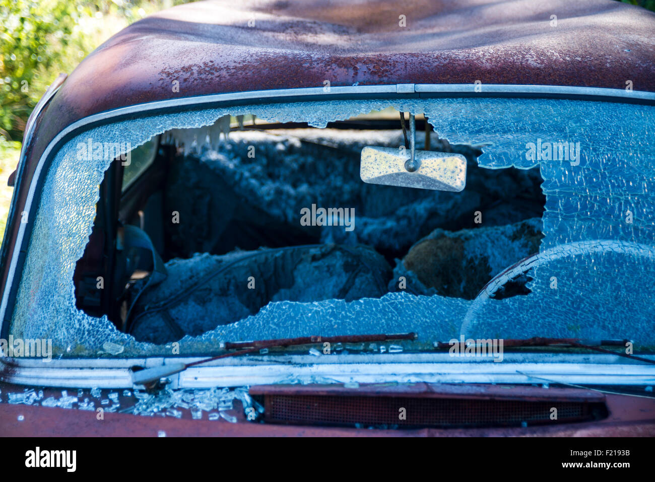 Parabrezza rotto dell'auto immagini e fotografie stock ad alta ...