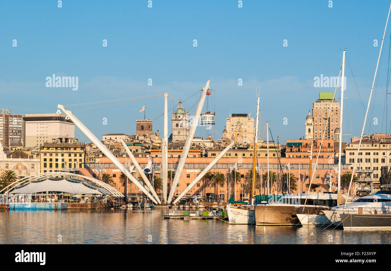 Genoa genova skyline immagini e fotografie stock ad alta risoluzione ...