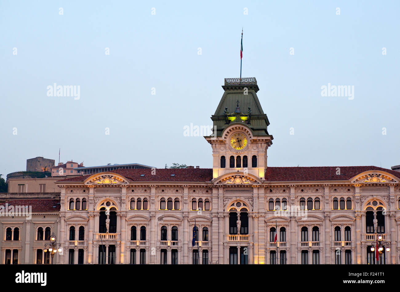 Palazzo comunale trieste immagini e fotografie stock ad alta ...