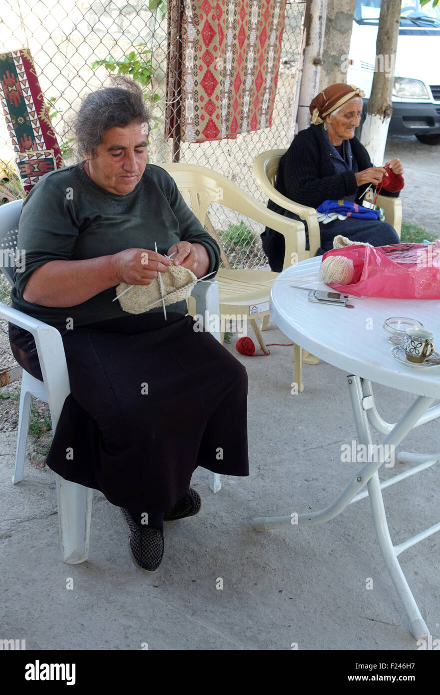 Armenian women immagini e fotografie stock ad alta risoluzione - Alamy