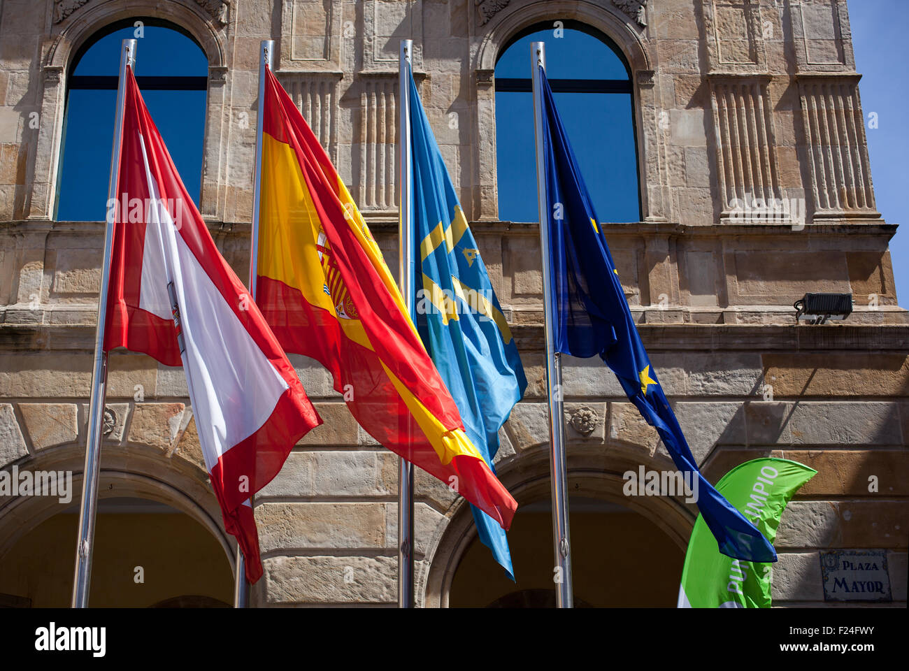 Asturias flag immagini e fotografie stock ad alta risoluzione - Alamy