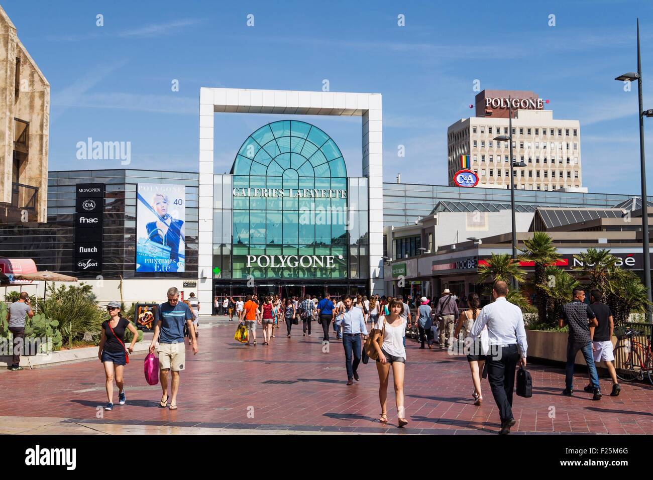 Francia, Herault, Montpellier, Polygone shopping centre Foto stock - Alamy