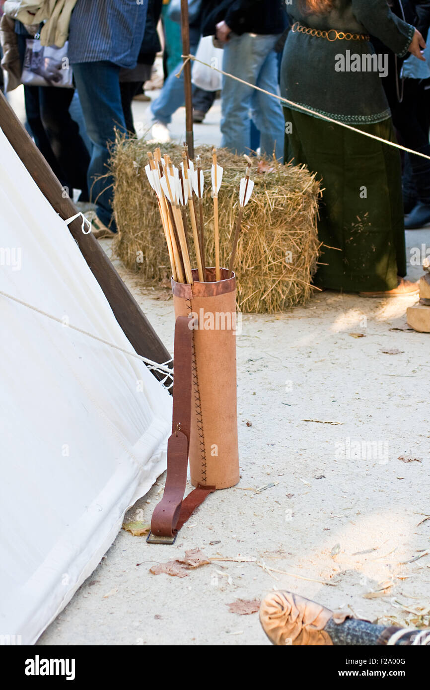 Arco freccia e foto freccia immagini e fotografie stock ad alta ...