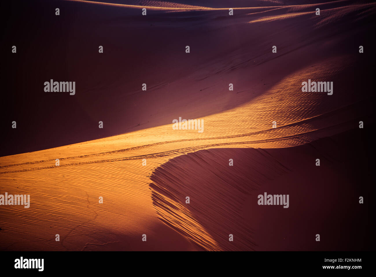 Dune di sabbia nel deserto del sahara al sorgere del sole immagini e fotografie stock ad alta ...