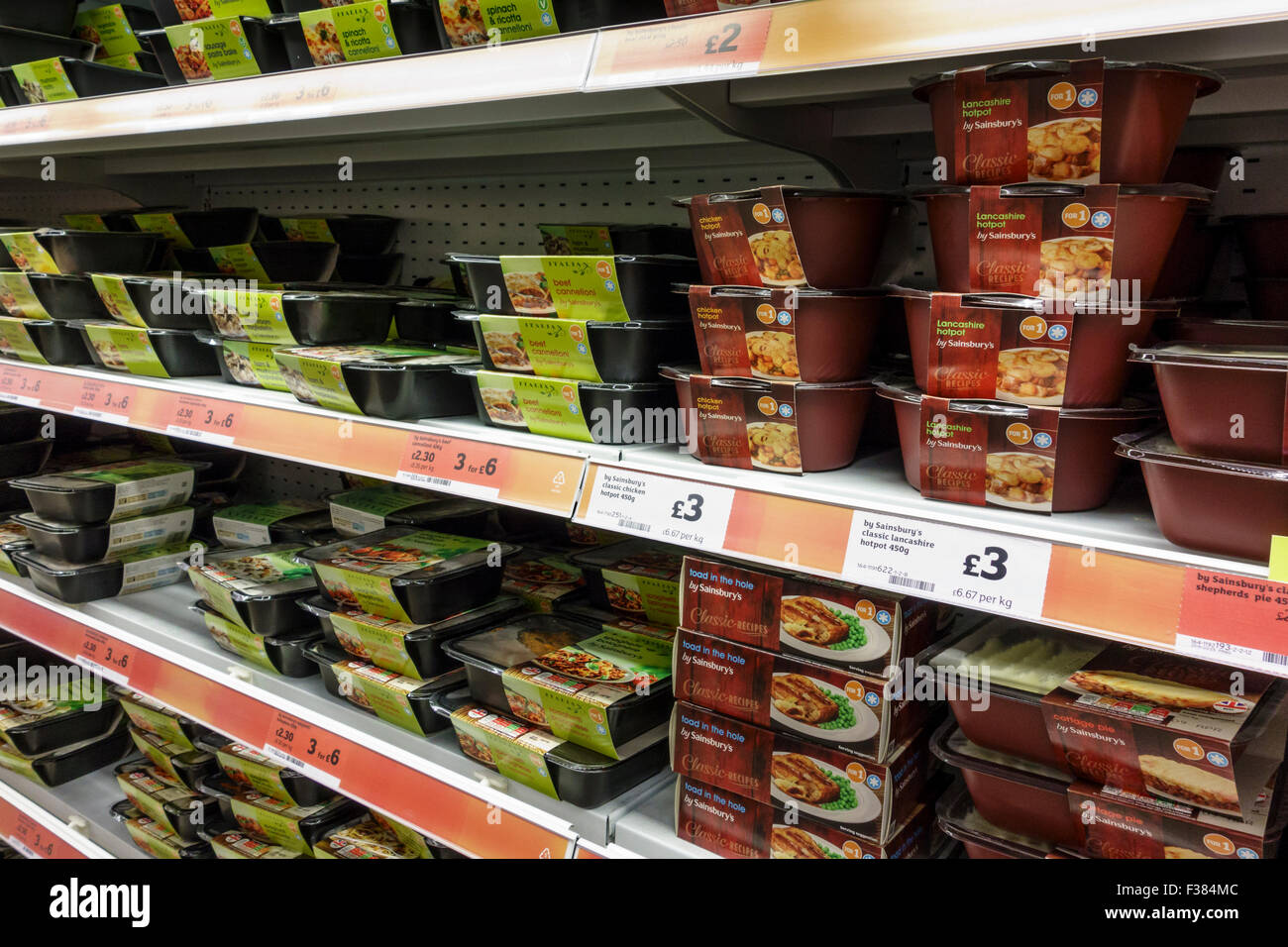Pasti pronti al supermercato immagini e fotografie stock ad alta ...