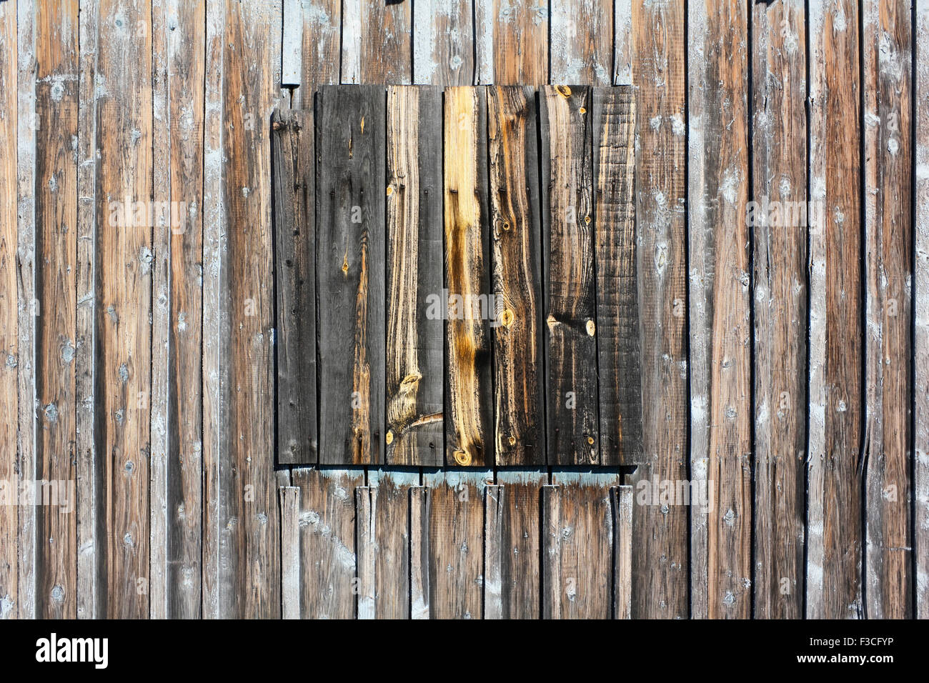 Telaio della finestra in legno marcio immagini e fotografie stock ad ...