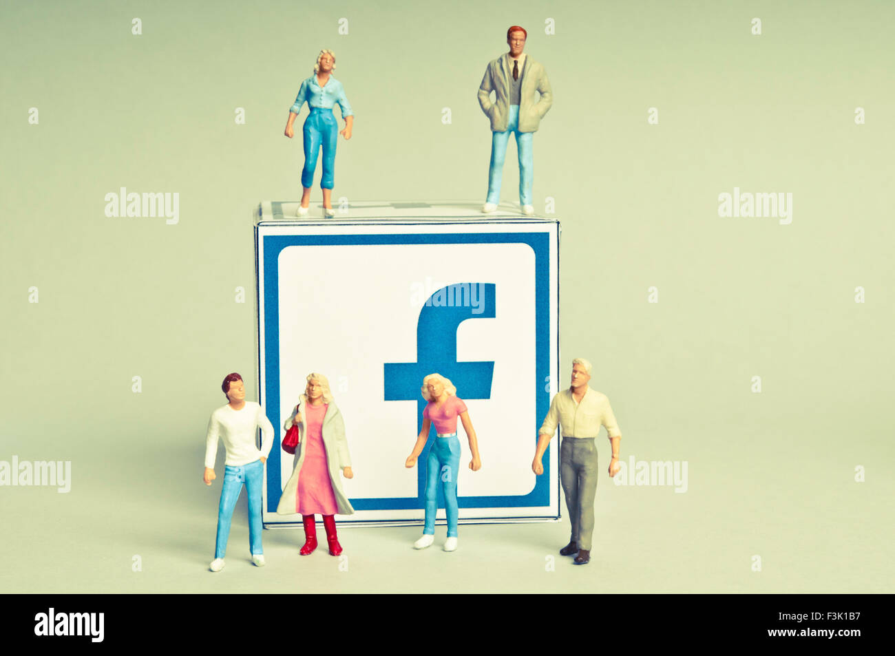 Facebook logo immagini e fotografie stock ad alta risoluzione - Alamy