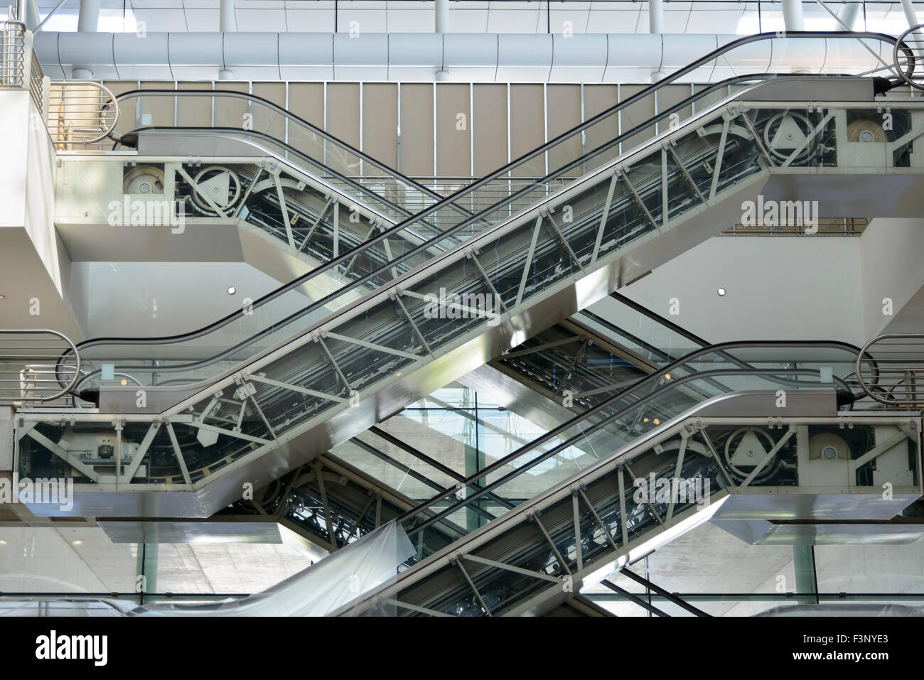 Vista sulle scale mobili immagini e fotografie stock ad alta ...