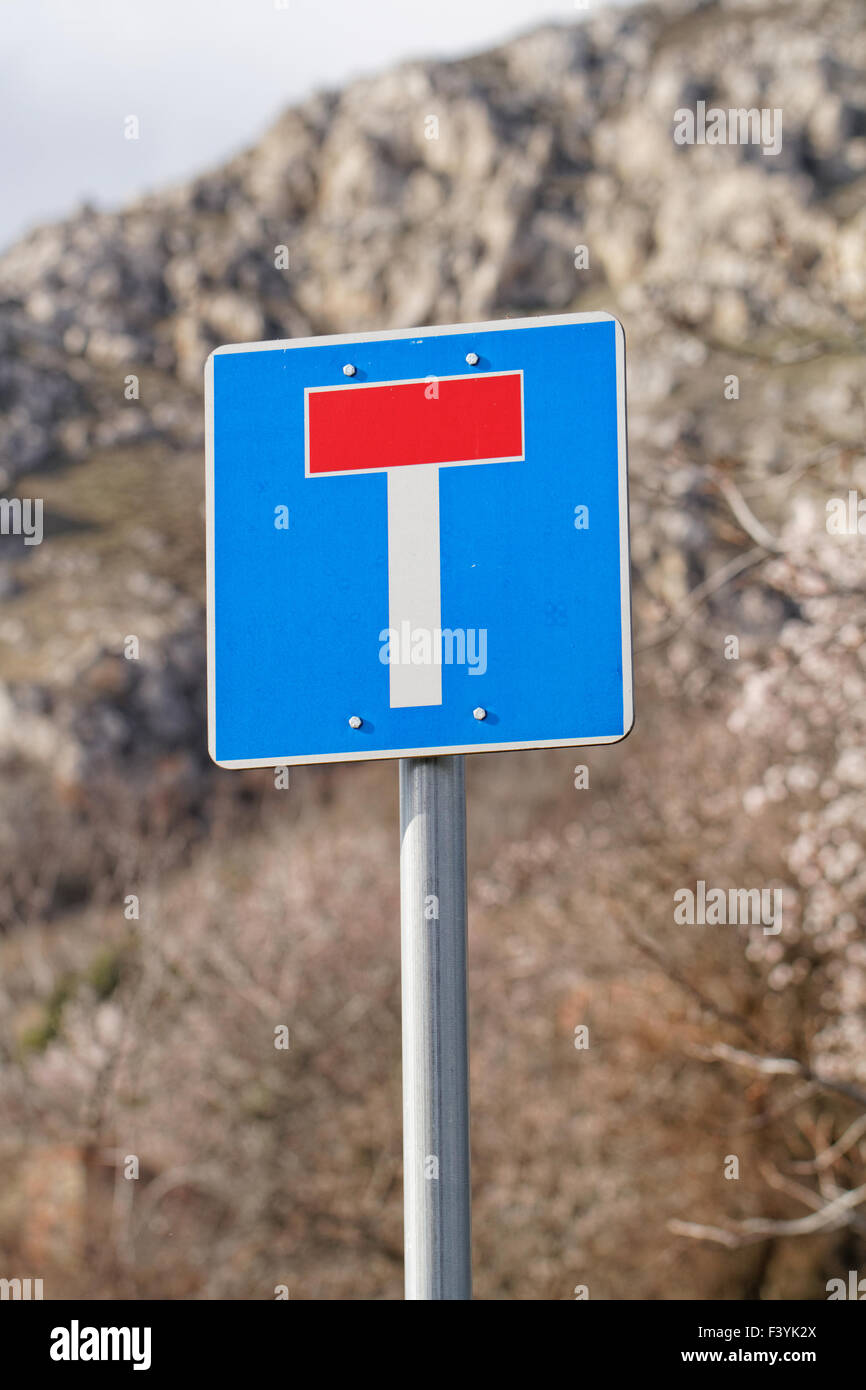 Foto simbolo stradale immagini e fotografie stock ad alta risoluzione ...