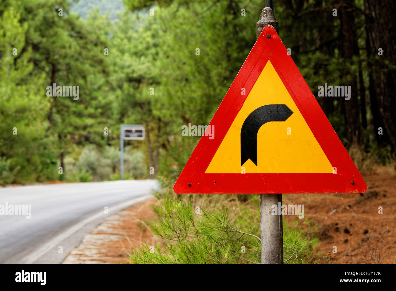 Foto simbolo stradale immagini e fotografie stock ad alta risoluzione ...