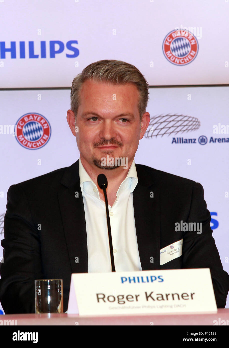 Allianz arena bayern monaco di baviera nuovo stadio immagini e ...