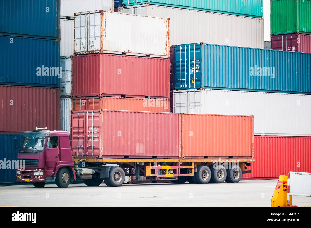 Deposito di container immagini e fotografie stock ad alta risoluzione ...