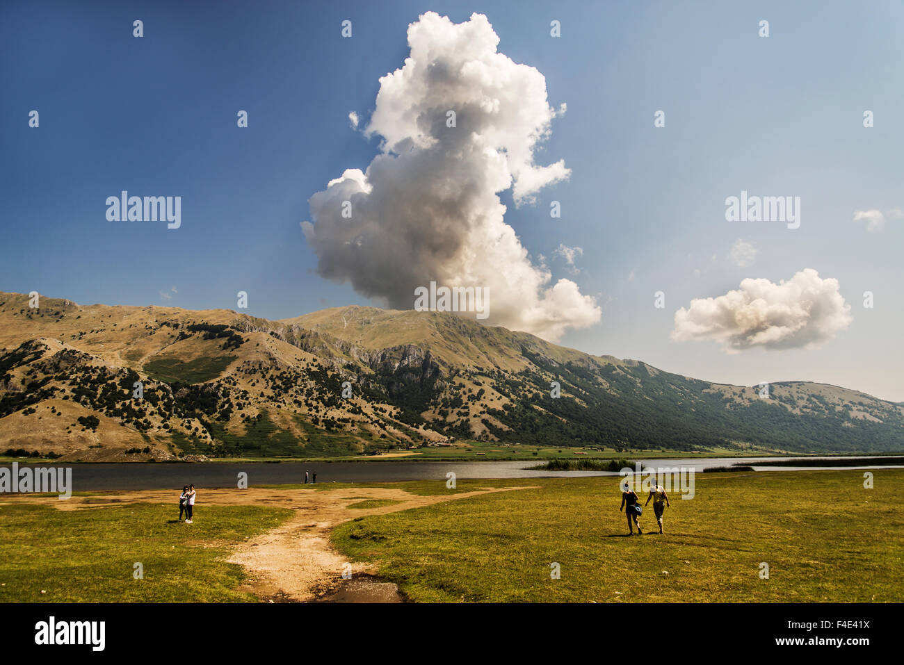 Lago del matese immagini e fotografie stock ad alta risoluzione - Alamy