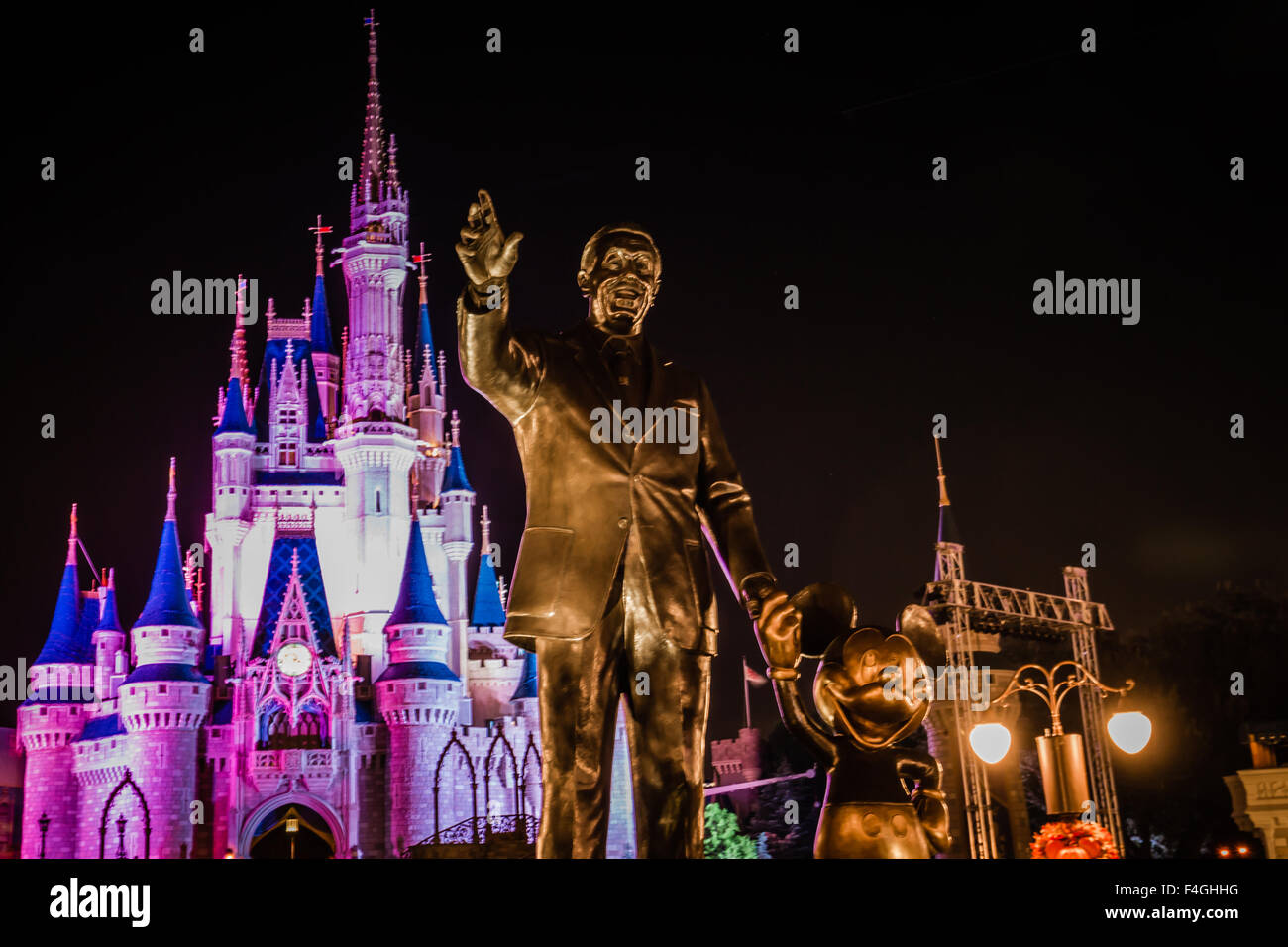 Walt disney partners statue immagini e fotografie stock ad alta ...
