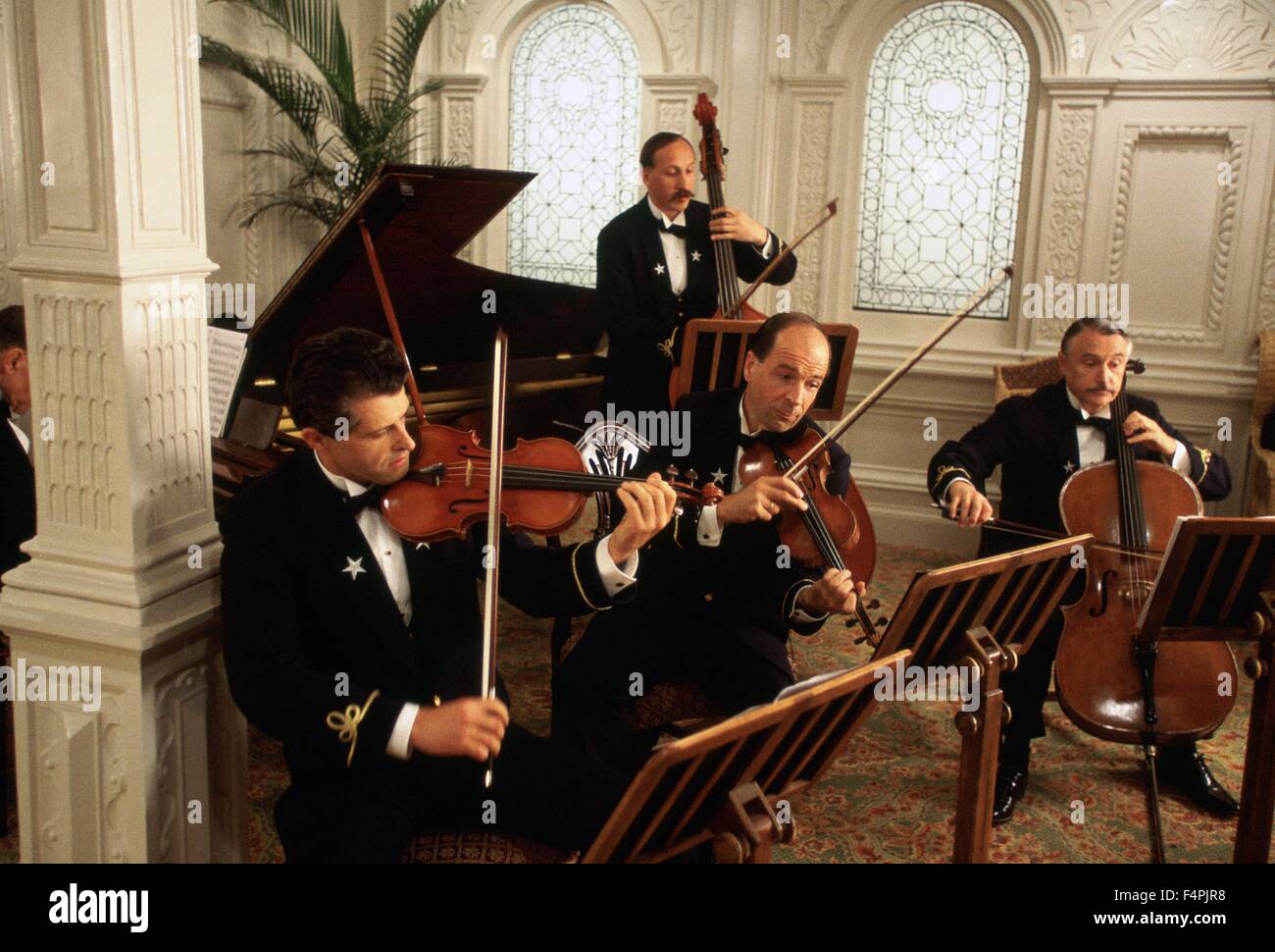 James cameron titanic 1997 directed immagini e fotografie stock ad alta ...