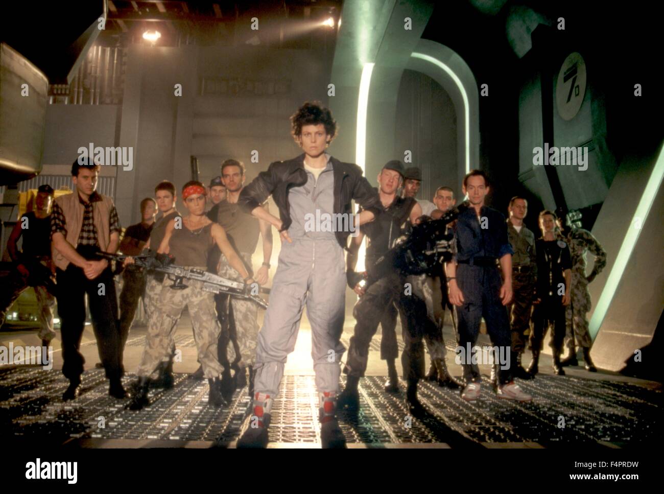 Sigourney Weaver tra Paul Reiser, Michael Biehn, Jenette Goldstein e ...