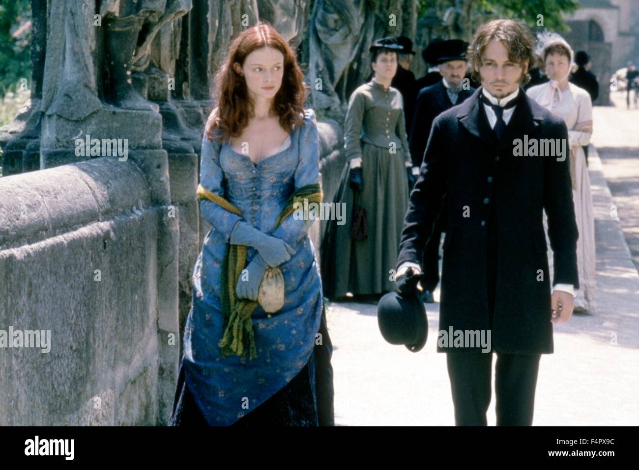 Heather Graham e Johnny Depp / From Hell / 2001 / diretto dai fratelli ...