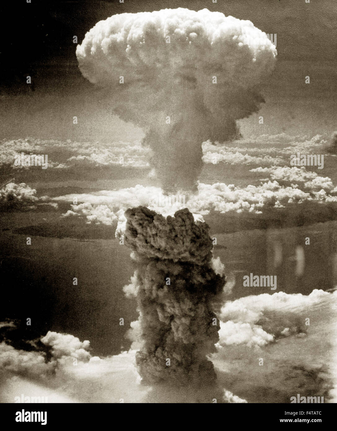 Bomba atomica immagini e fotografie stock ad alta risoluzione - Alamy