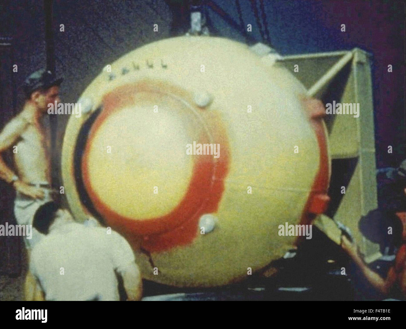 Assemblaggio della bomba nucleare immagini e fotografie stock ad alta ...