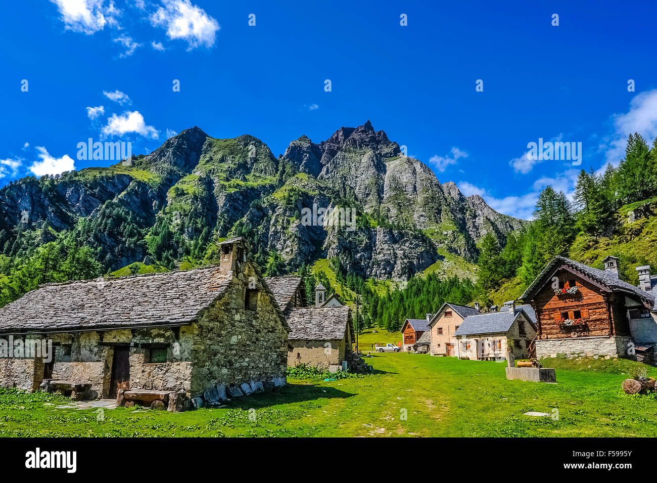 Crampiolo village immagini e fotografie stock ad alta risoluzione - Alamy