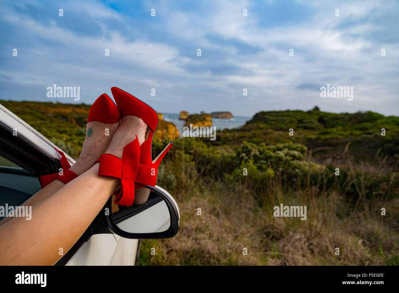 Donna gambe aperte immagini e fotografie stock ad alta risoluzione - Alamy