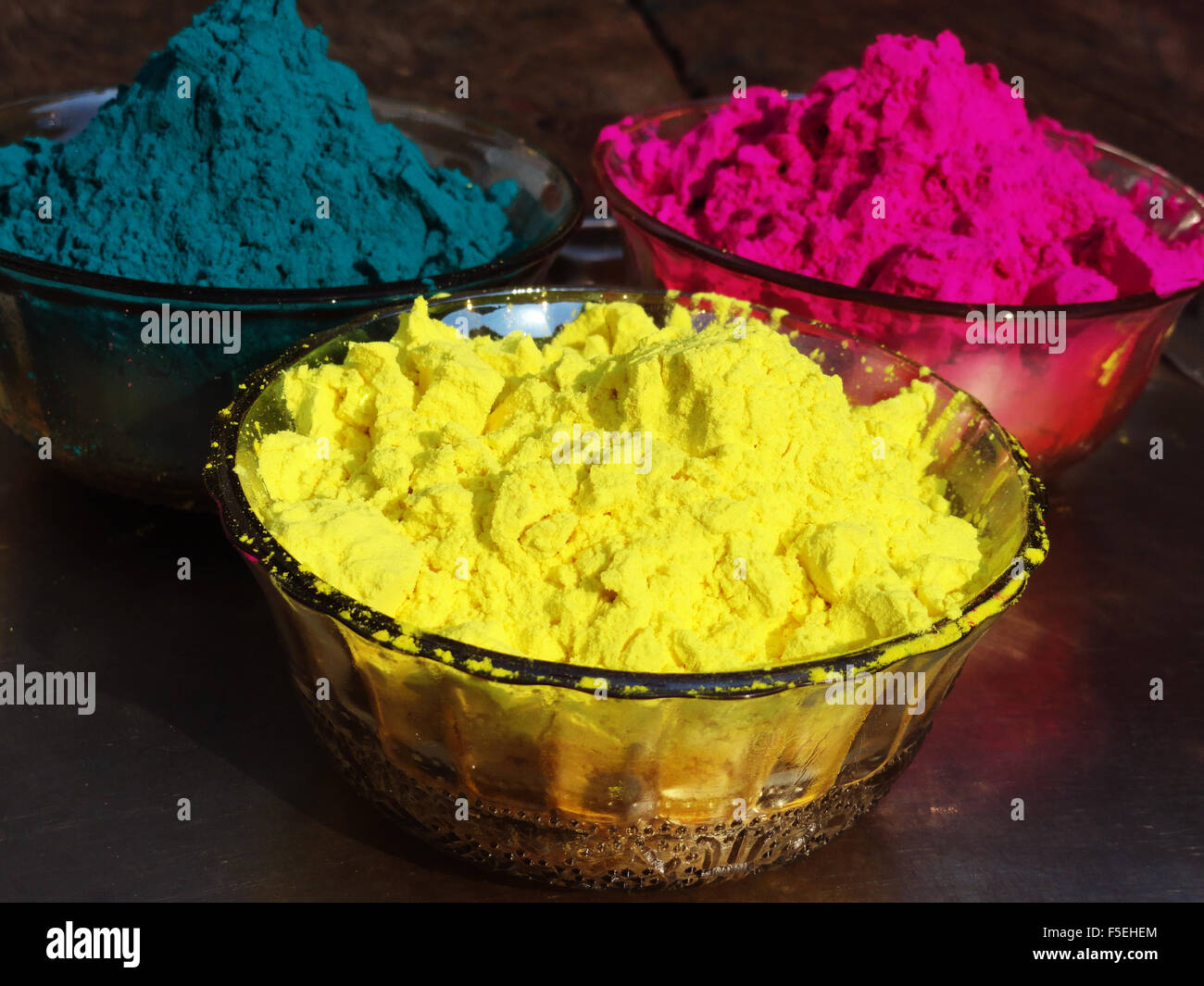 Holi rangoli immagini e fotografie stock ad alta risoluzione - Alamy